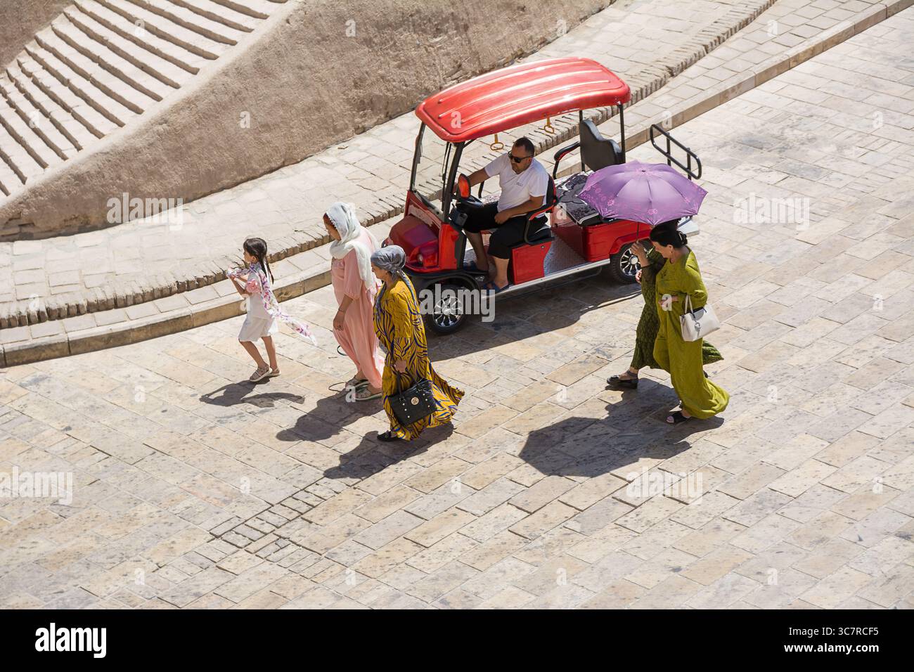 Uzbek ethnicity hi-res stock photography and images - Alamy