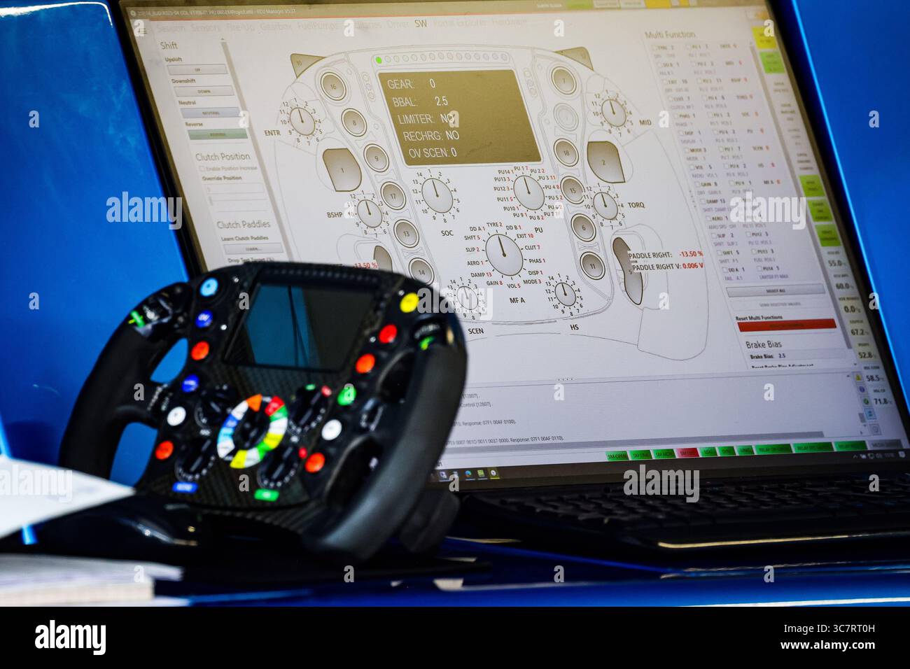 Alpine F1 Team A525, mechanical detail of steering wheel during the ...
