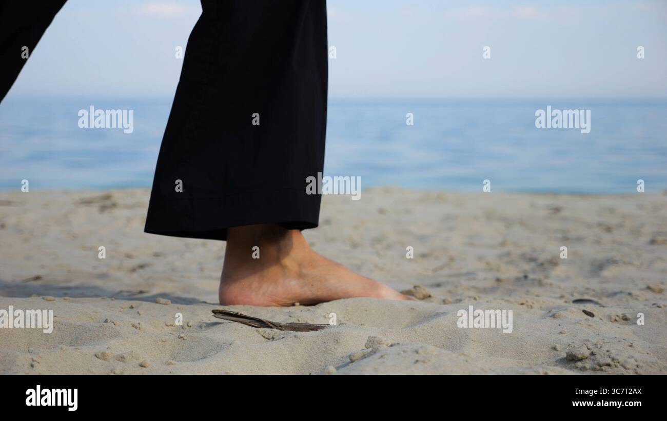 Female legs feet strolling barefoot hi-res stock photography and images ...