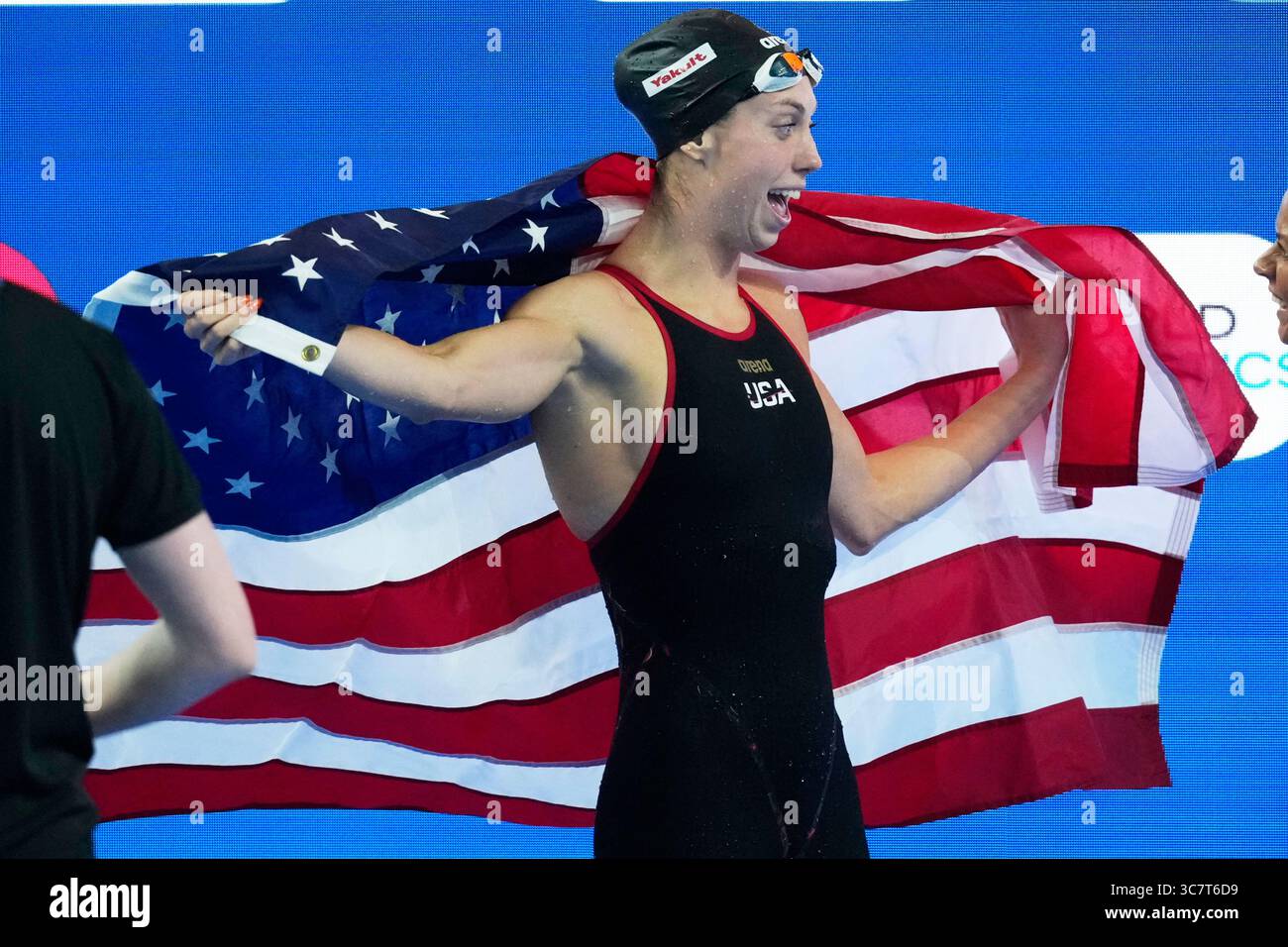 Gretchen Walsh of the United States celebrates after winning gold medal ...