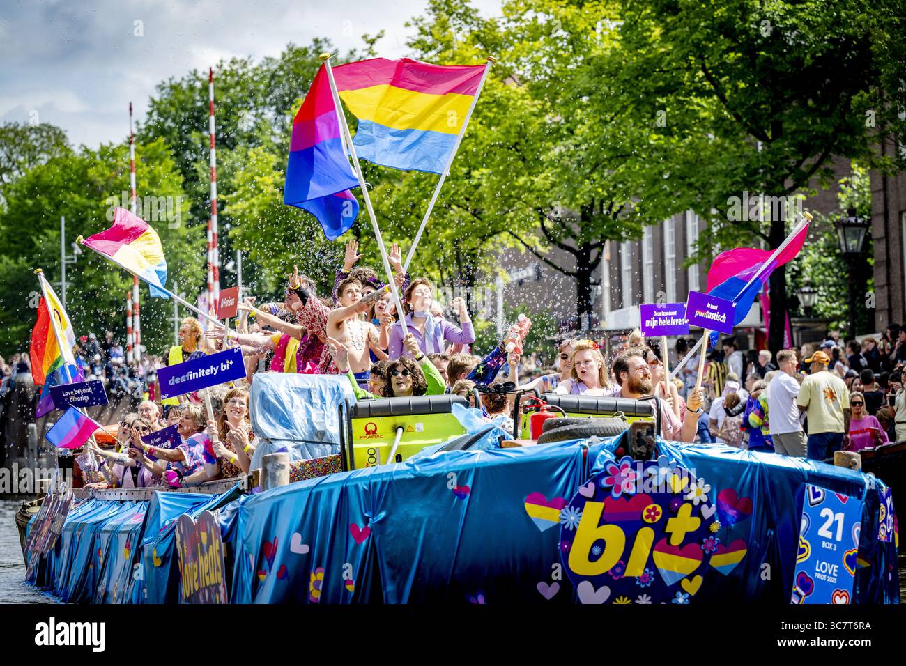 AMSTERDAM - The Pride Amsterdam boat parade is once again sailing ...