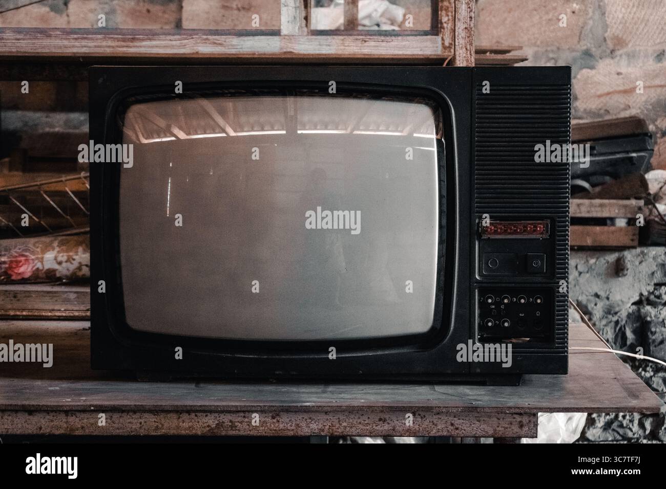 USSR period-left soviet TV - Foton. Nostalgia and analogue broadcasting ...