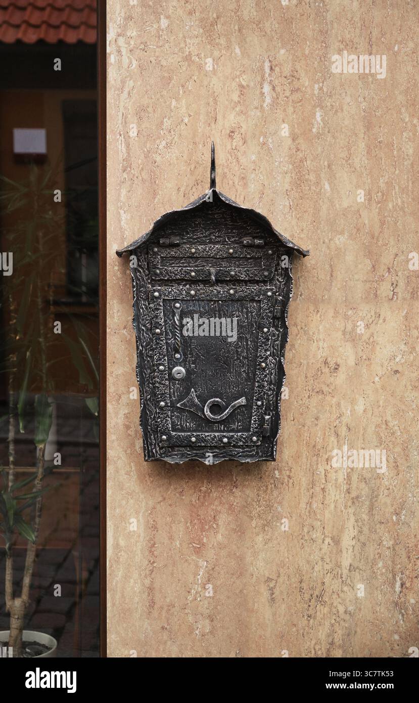 Old mailbox on gate hi-res stock photography and images - Alamy