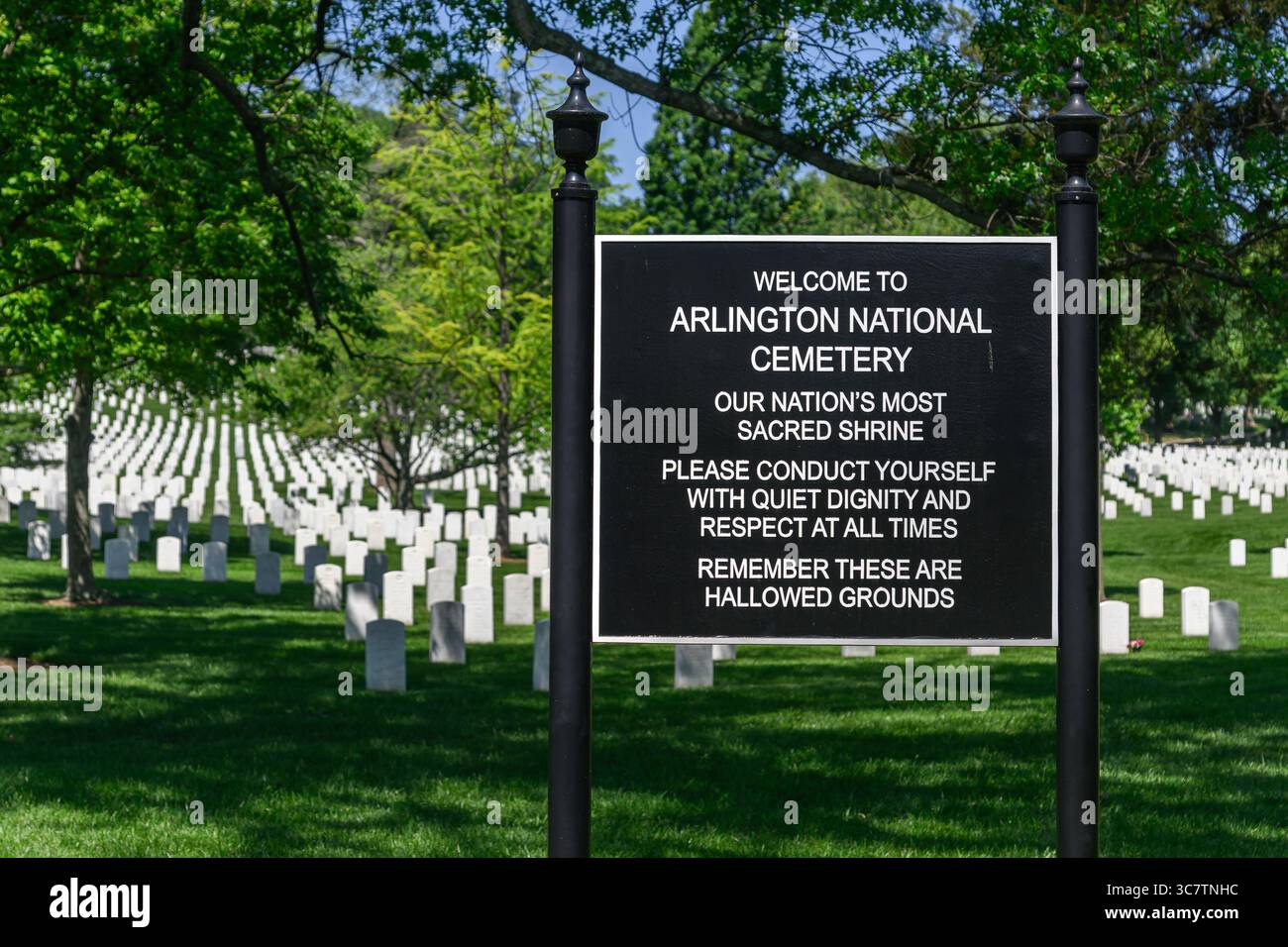 Arlington cemetery signage hi-res stock photography and images - Alamy