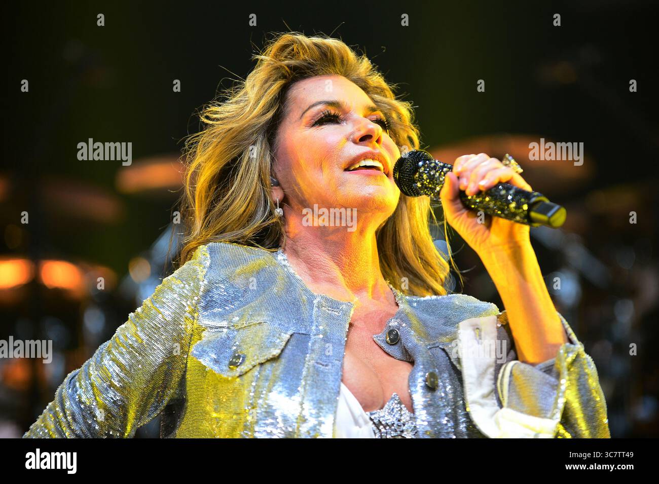 Shania twain stage 2025 hi-res stock photography and images - Alamy