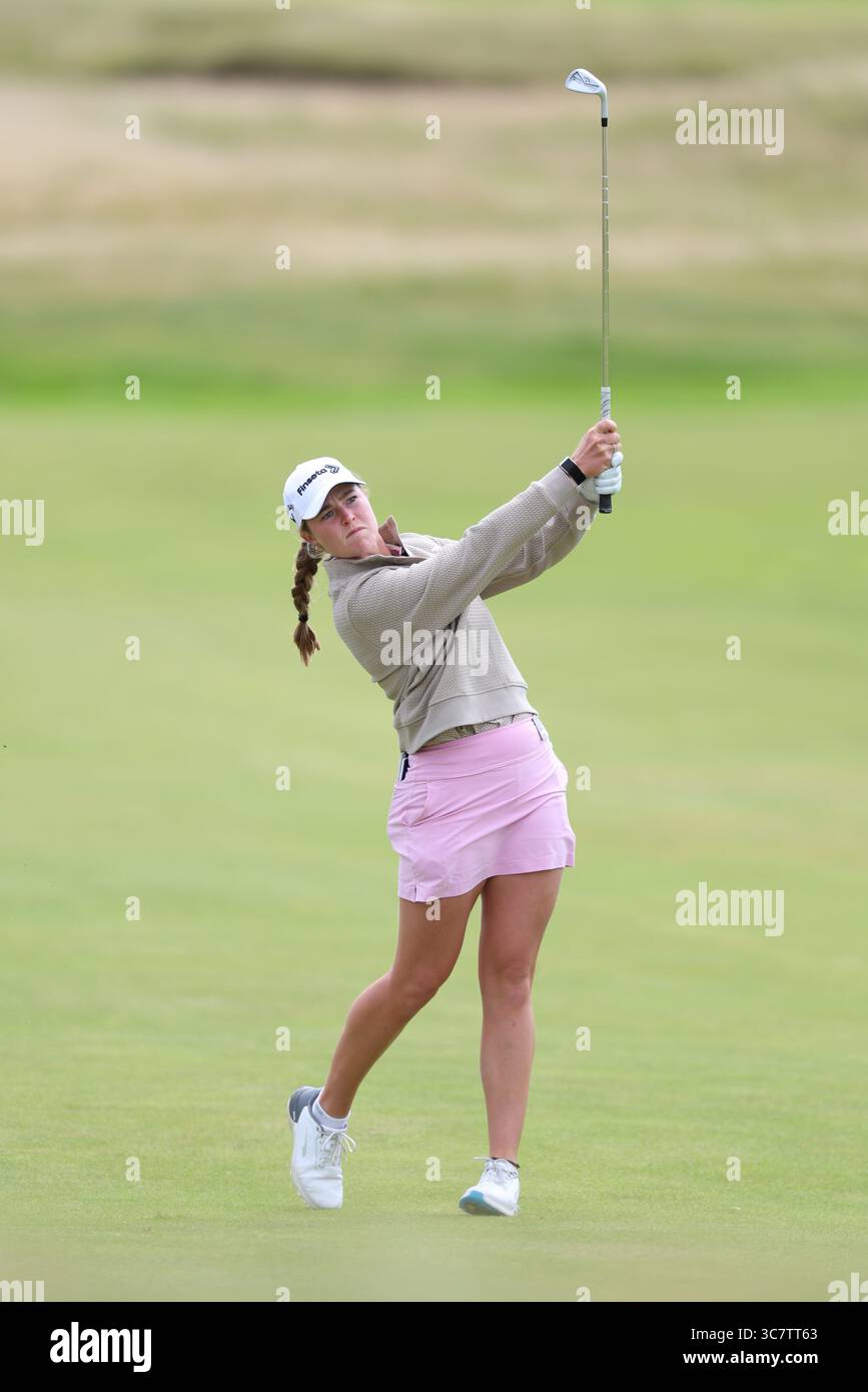 England's Mimi Rhodes on the 2nd fairway on day three of the 2025 AIG ...