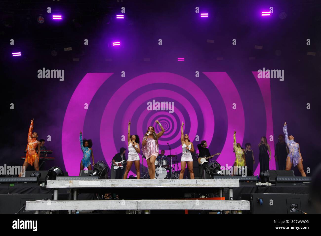 Preston Park, Brighton, East Sussex, UK - 2nd August, 2025 Sister ...