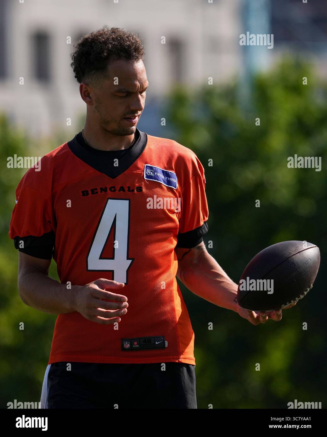 Cincinnati Bengals quarterback Desmond Ridder (4) looks on during ...