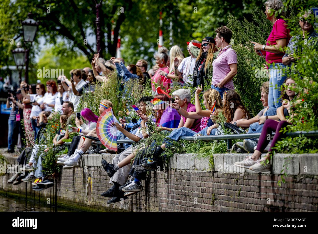 AMSTERDAM - The Pride Amsterdam boat parade is once again sailing ...