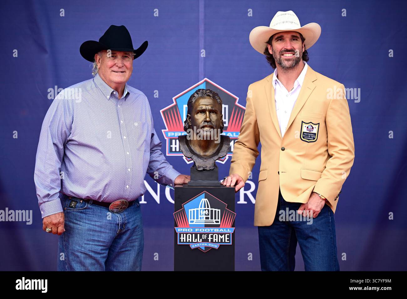 Former NFL player Jared Allen, right, accompanied by his father, Ronald ...