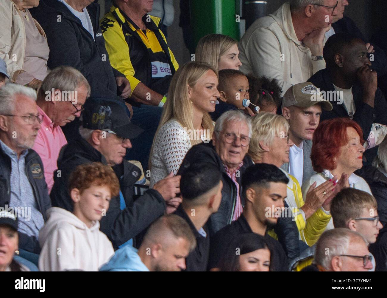 Katharina Kleinfeldt (TV Moderatorin bei Sky) Borussia Dortmund - OSC ...