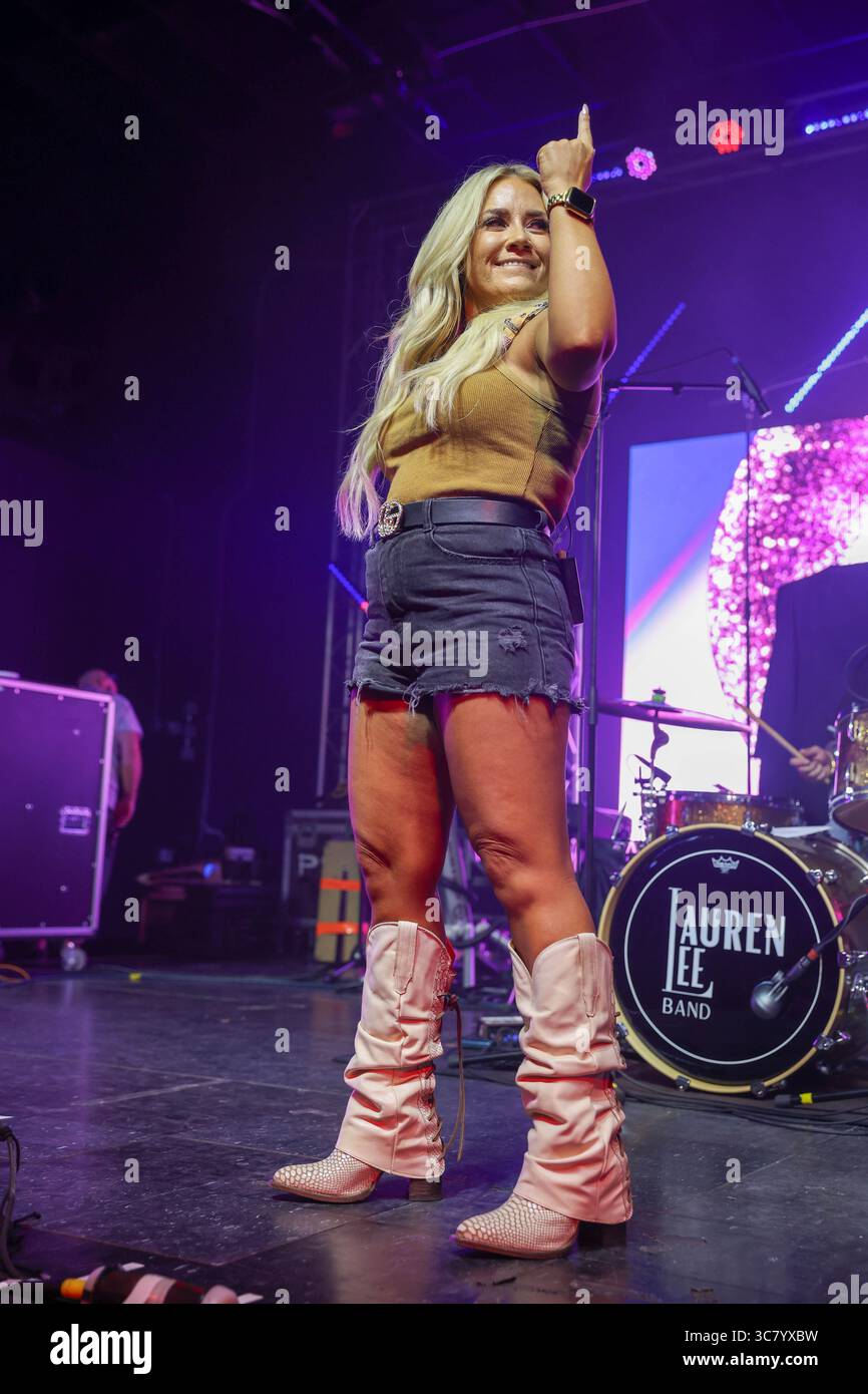 August 1, 2025: The Lauren Lee Band takes the stage and lead singer ...