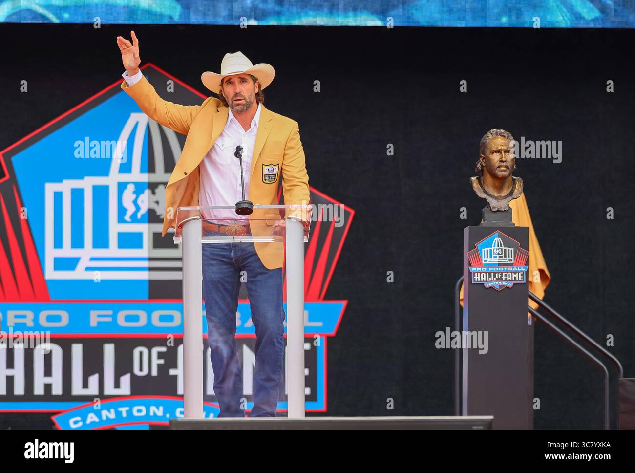 August 2, 2025, Canton, Ohio, USA: JARED ALLEN waves to the crowd at ...