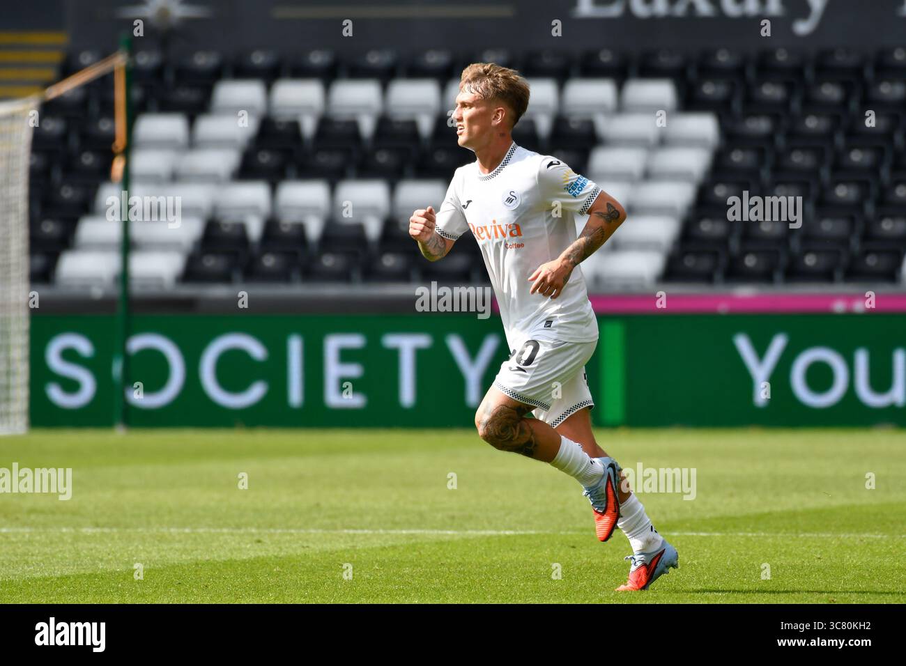 Ethan galbraith swansea hi-res stock photography and images - Alamy