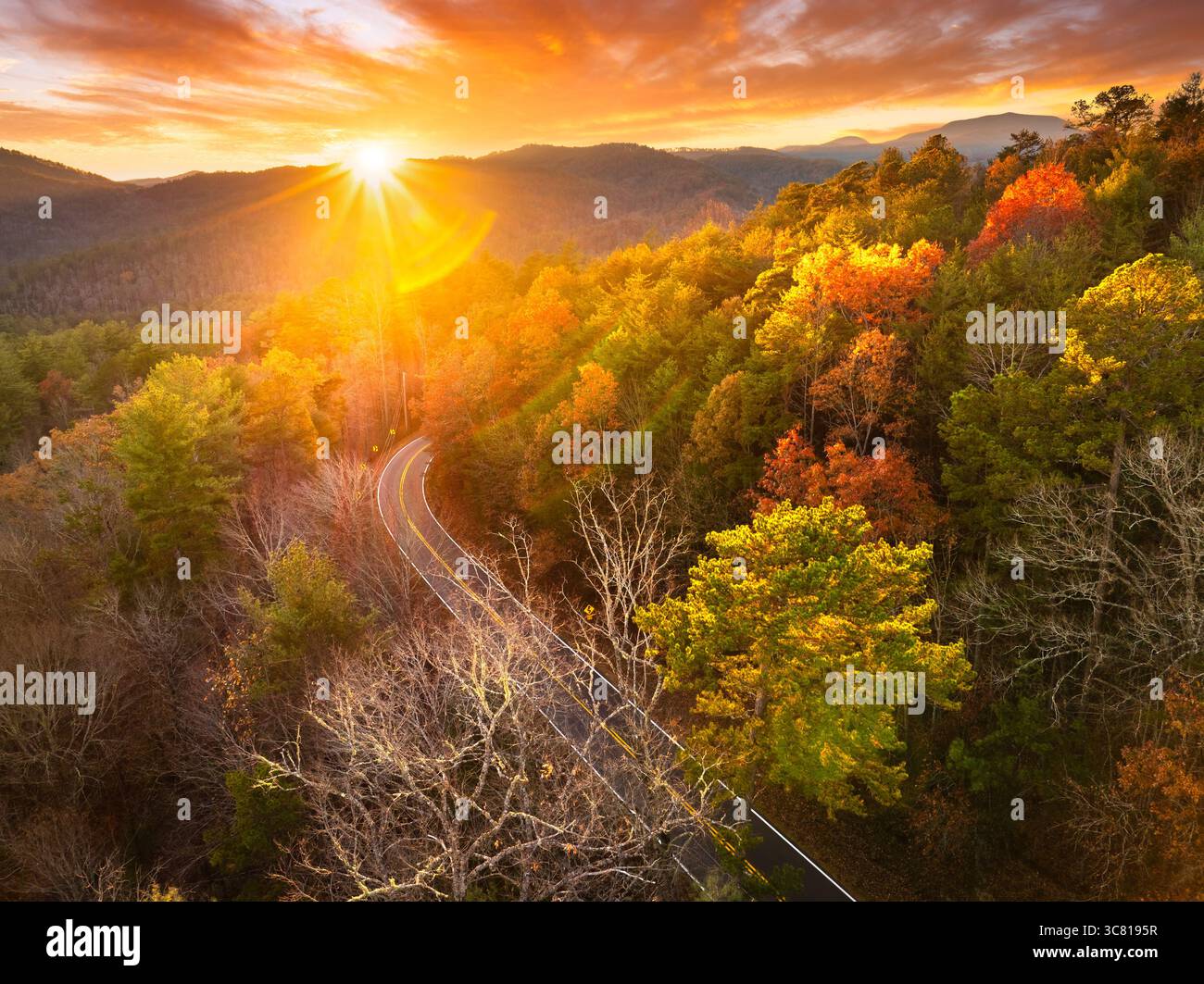 Scenic drive through tennessee appalachians hi-res stock photography ...