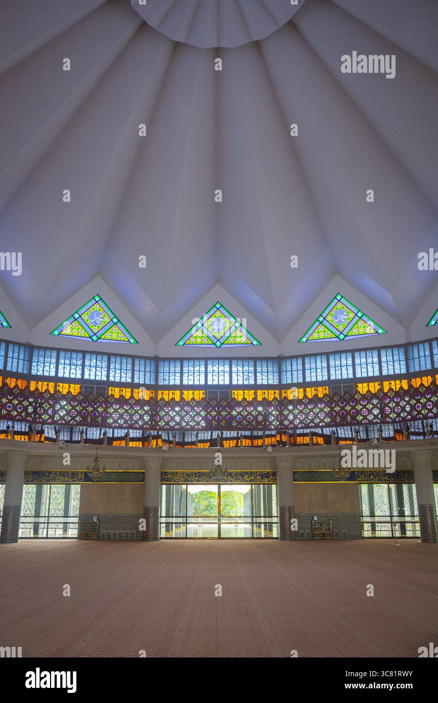 Masjid negara mosque in hi-res stock photography and images - Alamy
