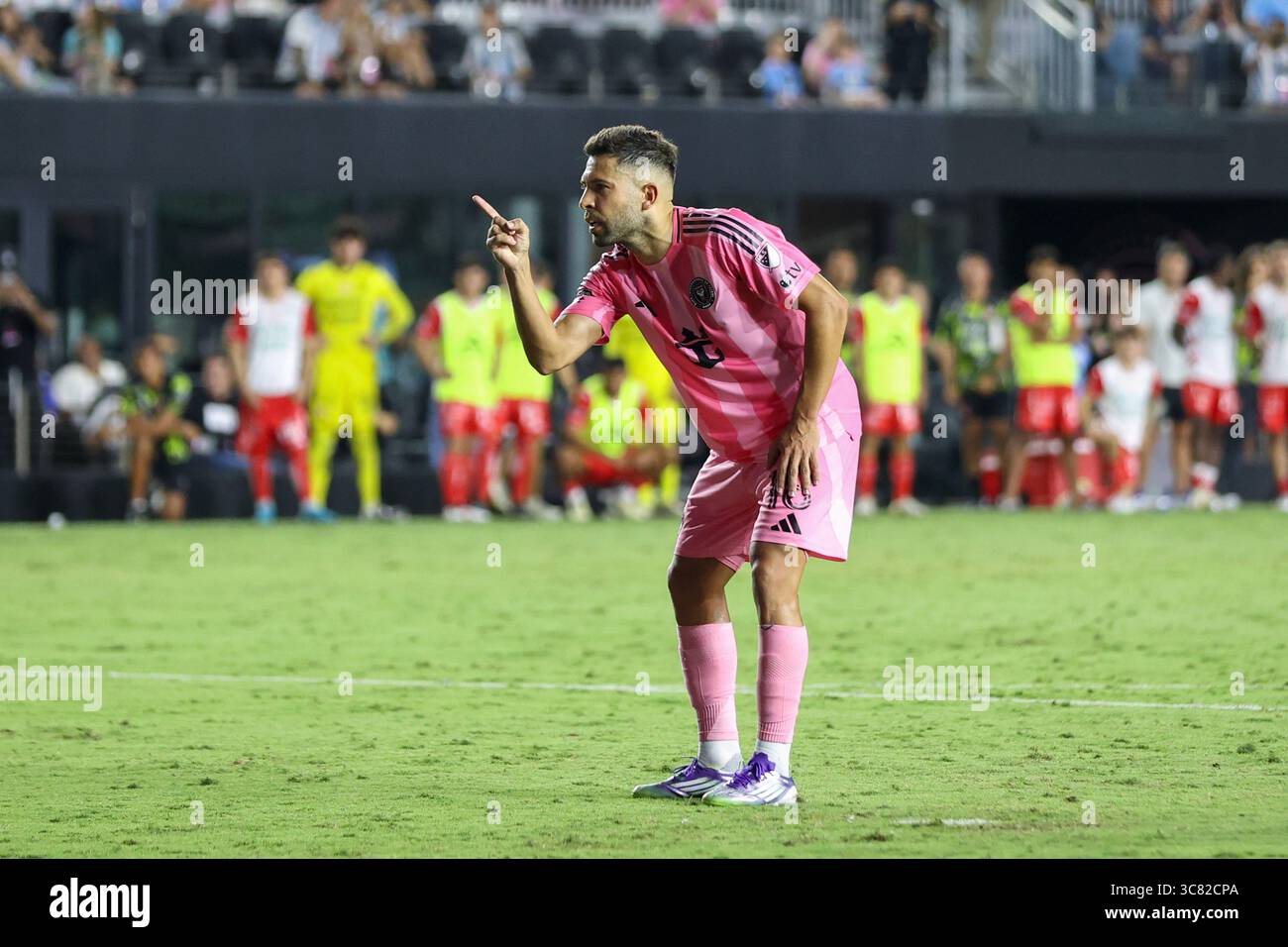 FT. LAUDERDALE, FL - AUGUST 02: Inter Miami defender Jordi Alba (18 ...