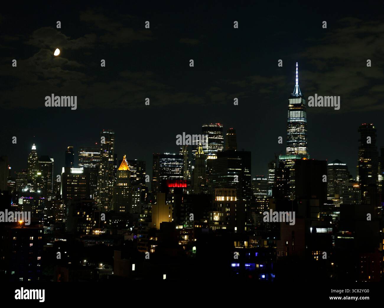 Nyc skyline night 2025 hi-res stock photography and images - Alamy