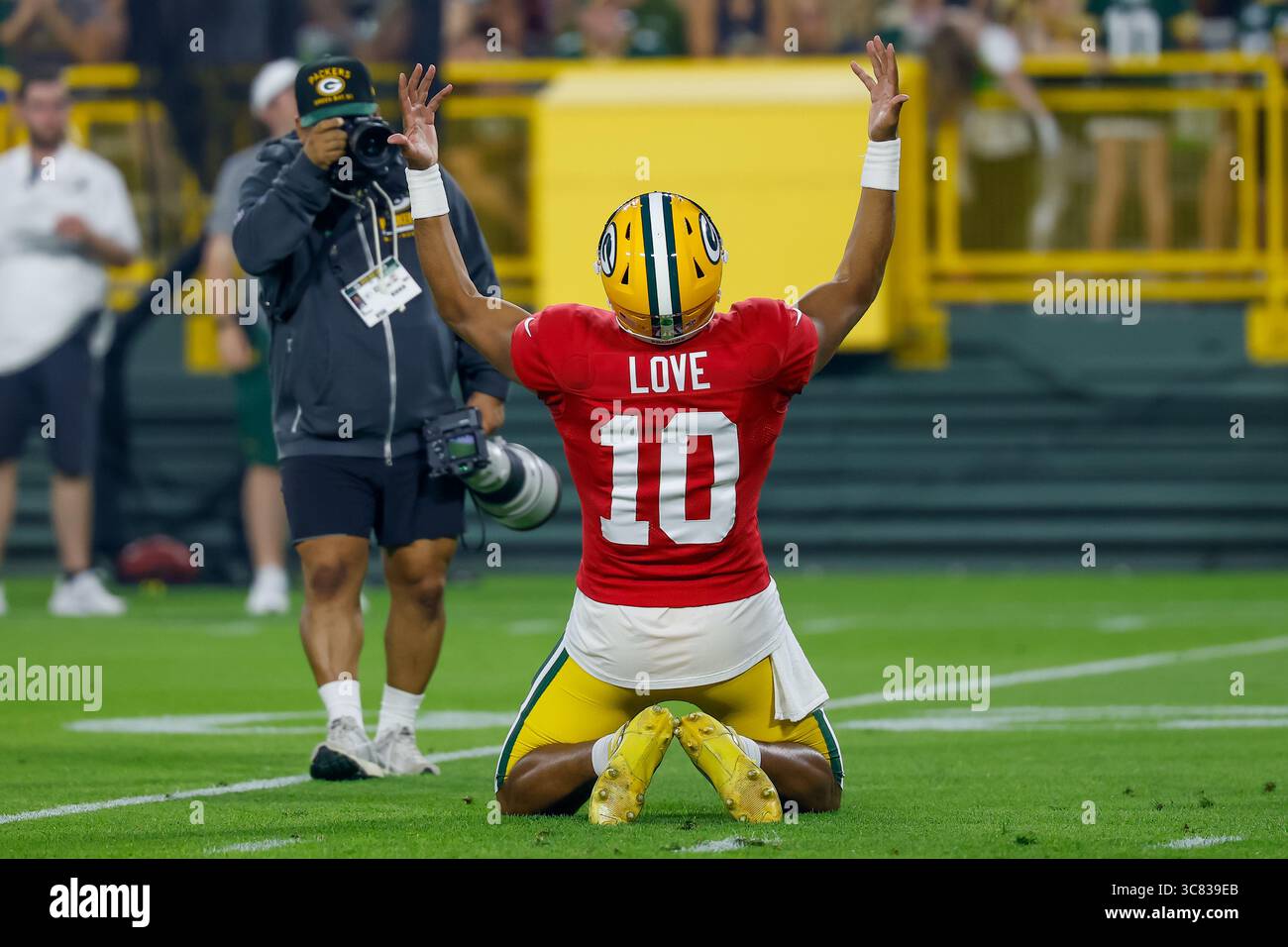 August 2, 2025: Green Bay Packers quarterback Jordan Love (10) during ...