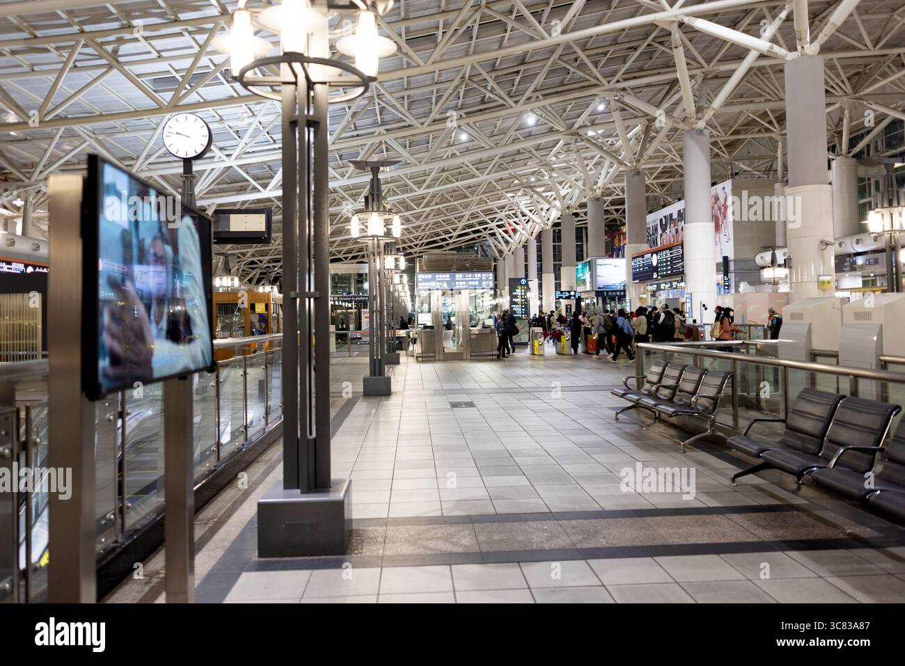 Train track walking footage hi-res stock photography and images - Alamy