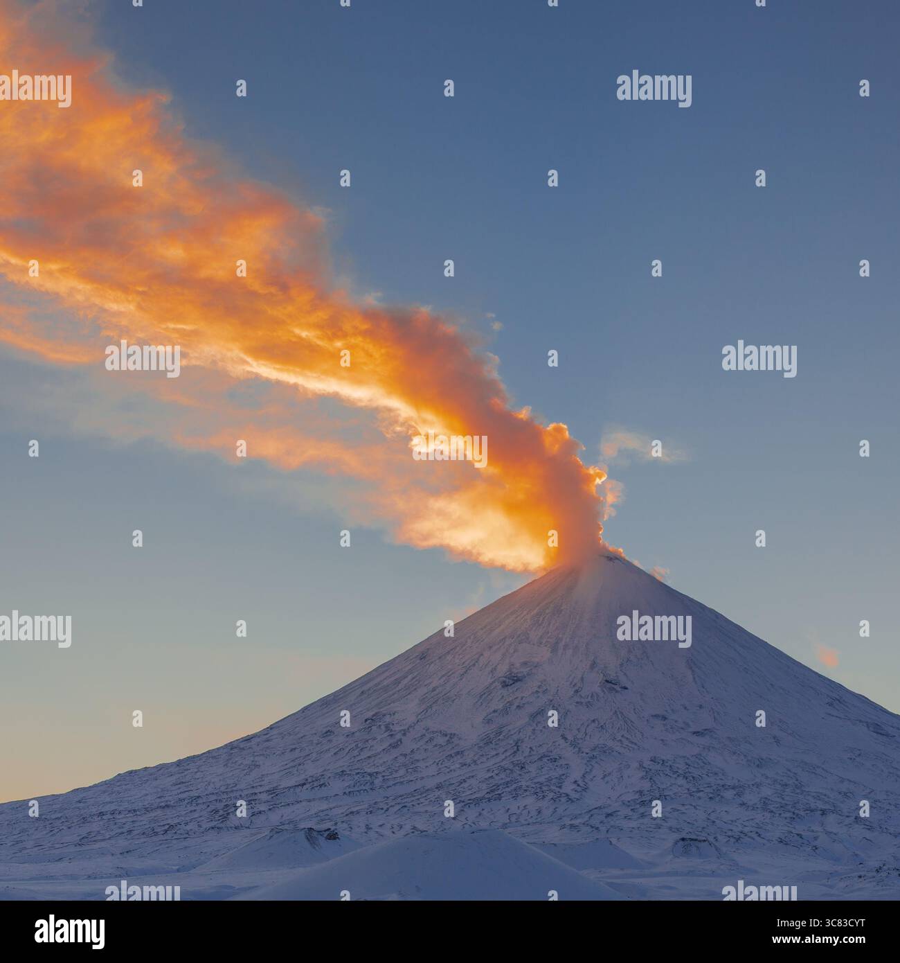 At peak of volcanic eruption, plume of smoke rose up to several km ...