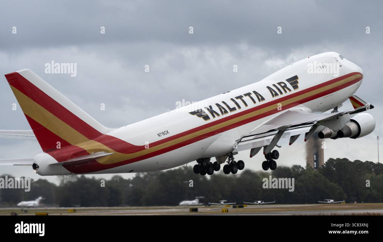 Kalitta air cargo aircraft hi-res stock photography and images - Alamy