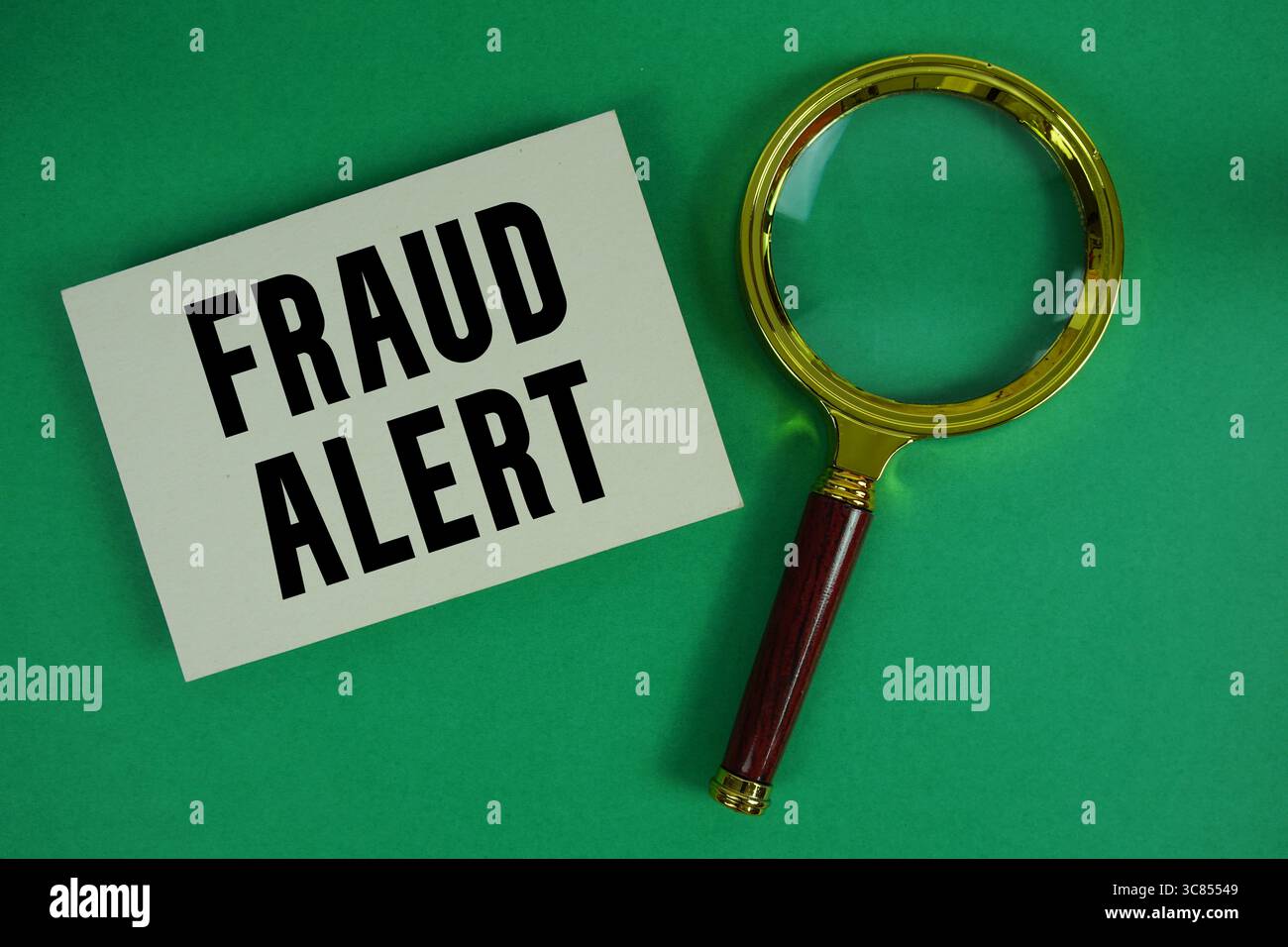 Malware alert text on screen hi-res stock photography and images - Alamy