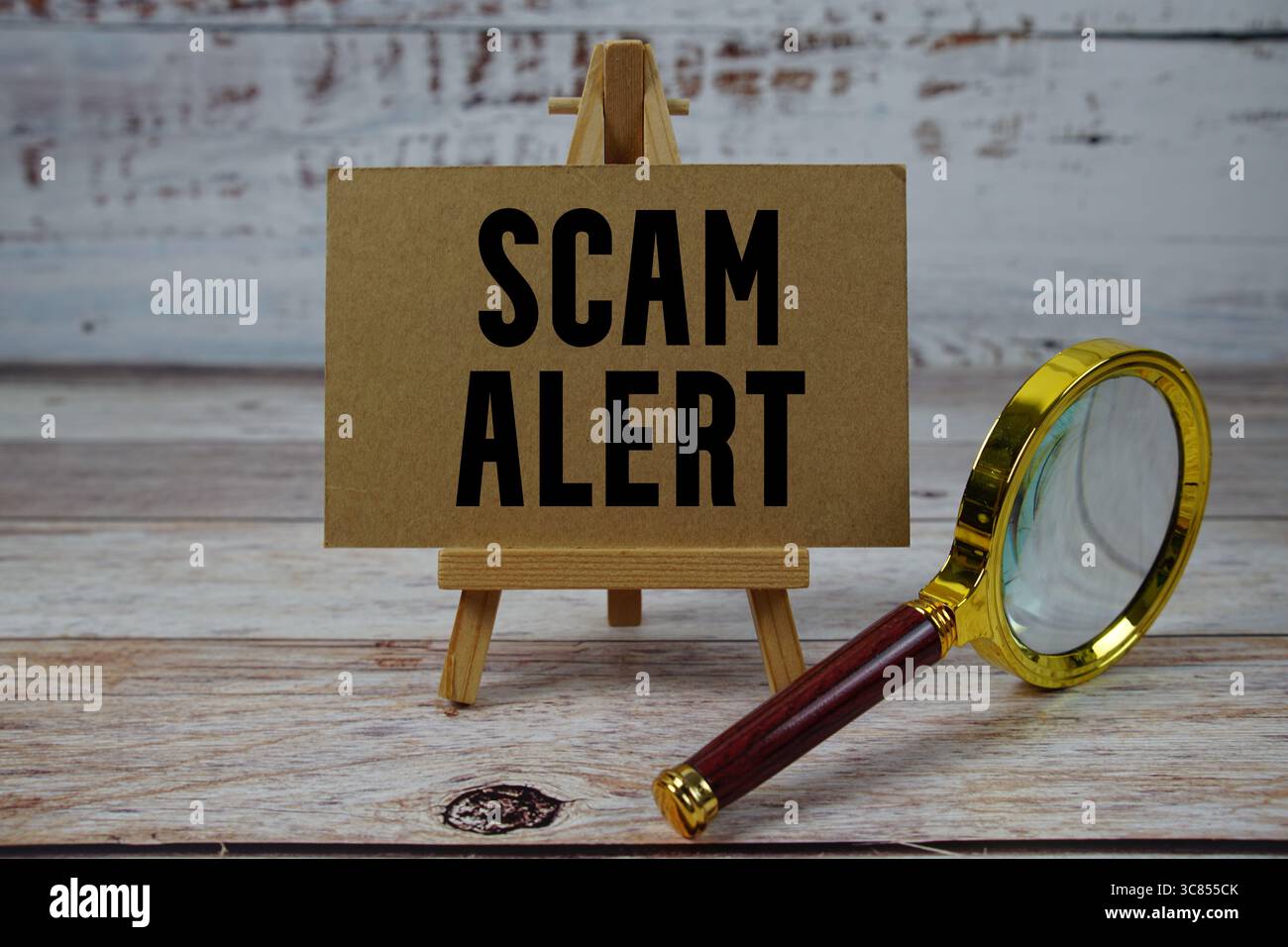 Scam alert warning text on hi-res stock photography and images - Alamy