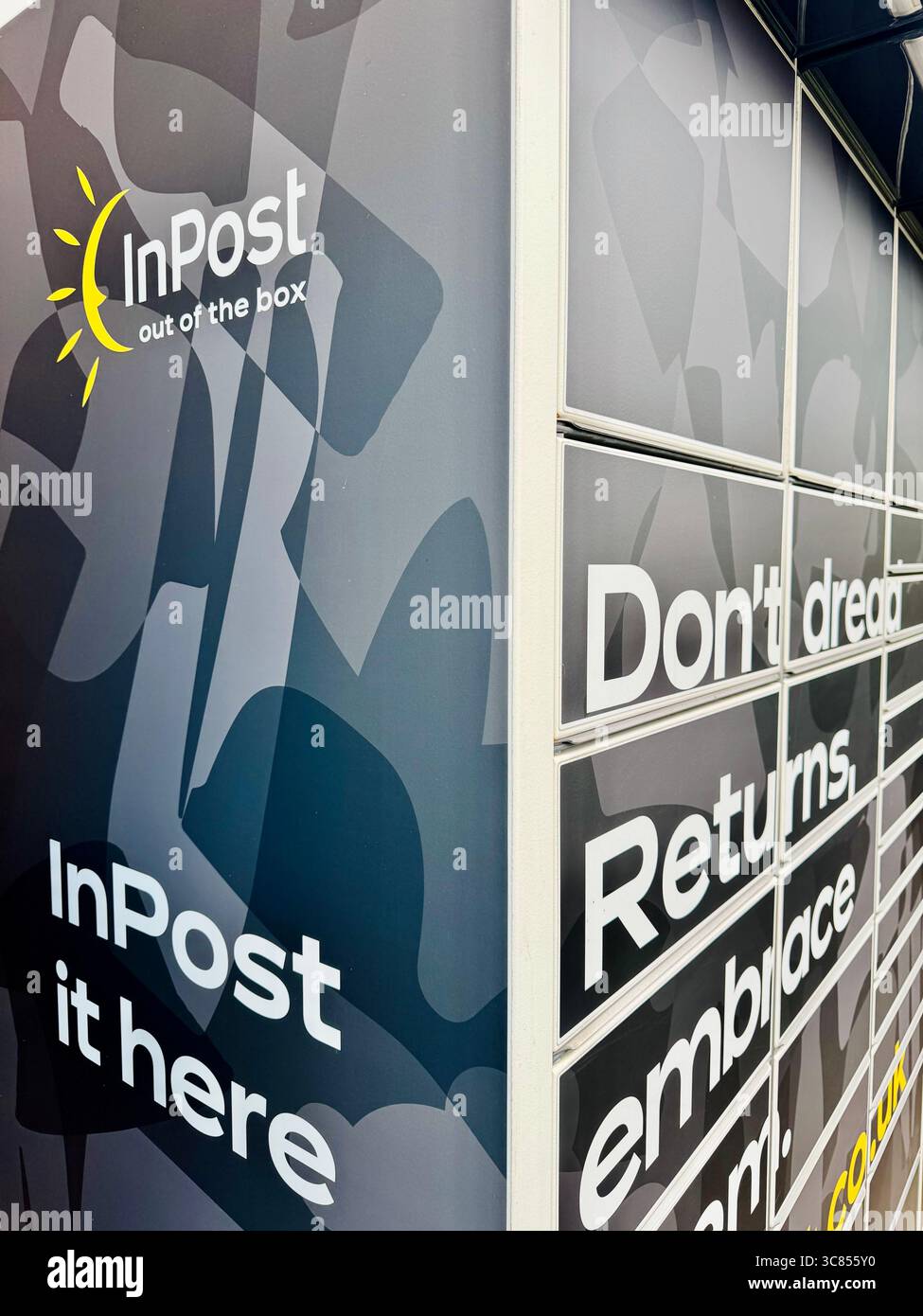 Click and collect leeds hi-res stock photography and images - Alamy