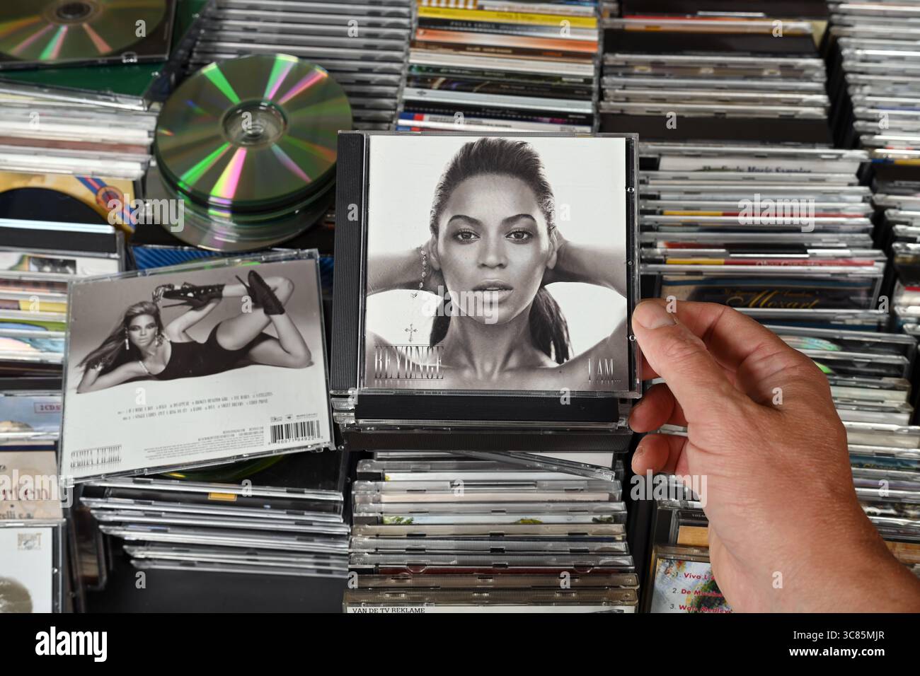 Beyoncé beyoncé album hi-res stock photography and images - Alamy