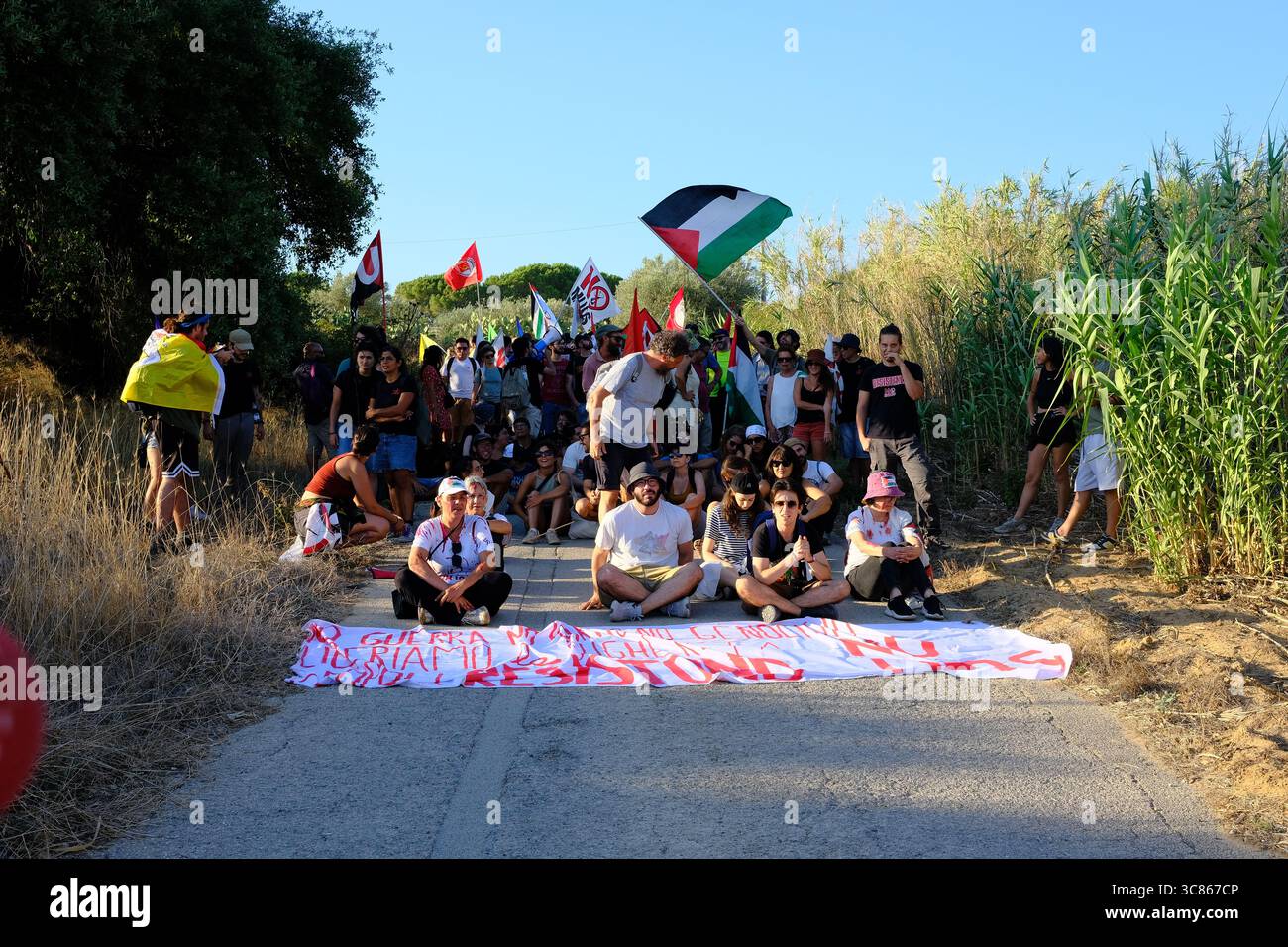 Muos 2 hi-res stock photography and images - Alamy