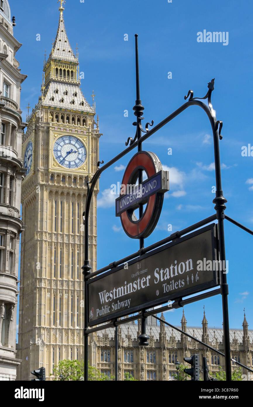 Big ben underground entrance sign hi-res stock photography and images ...