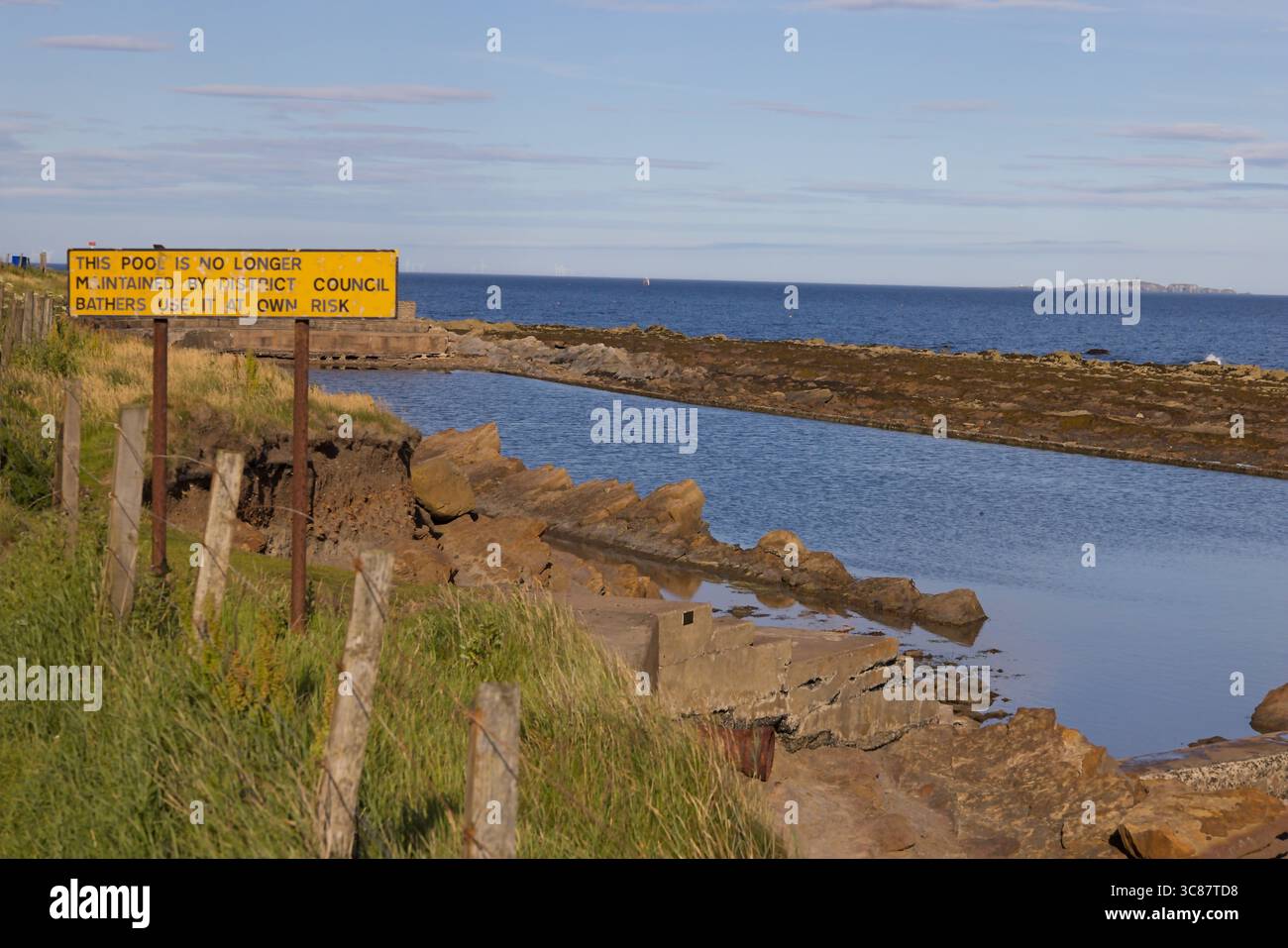St Monan's outdoor swimming pool Stock Photo - Alamy