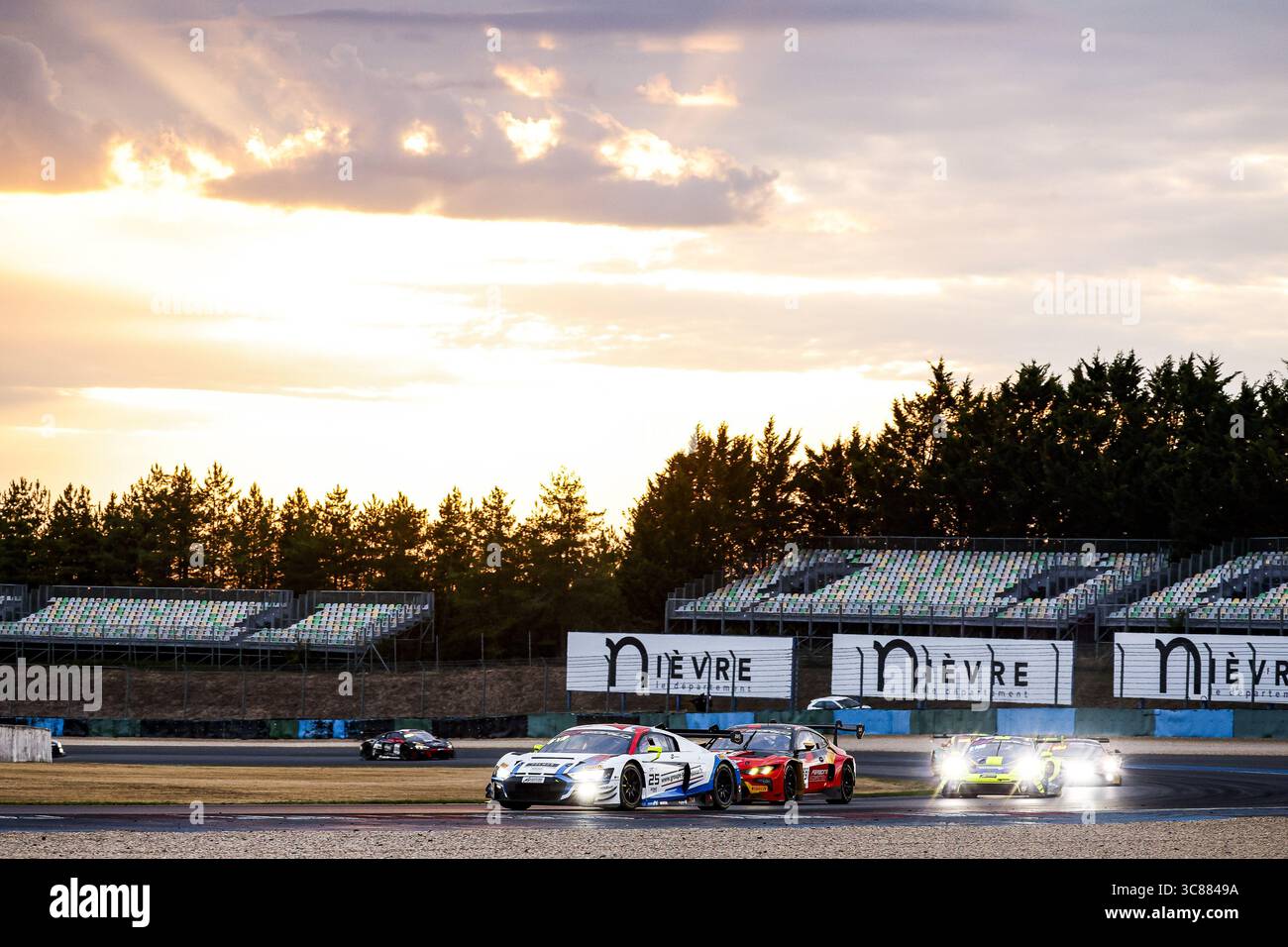 25 Gilles MAGNUS (BEL), Paul EVRARD (FRA), Sainteloc Racing, Audi R8 ...