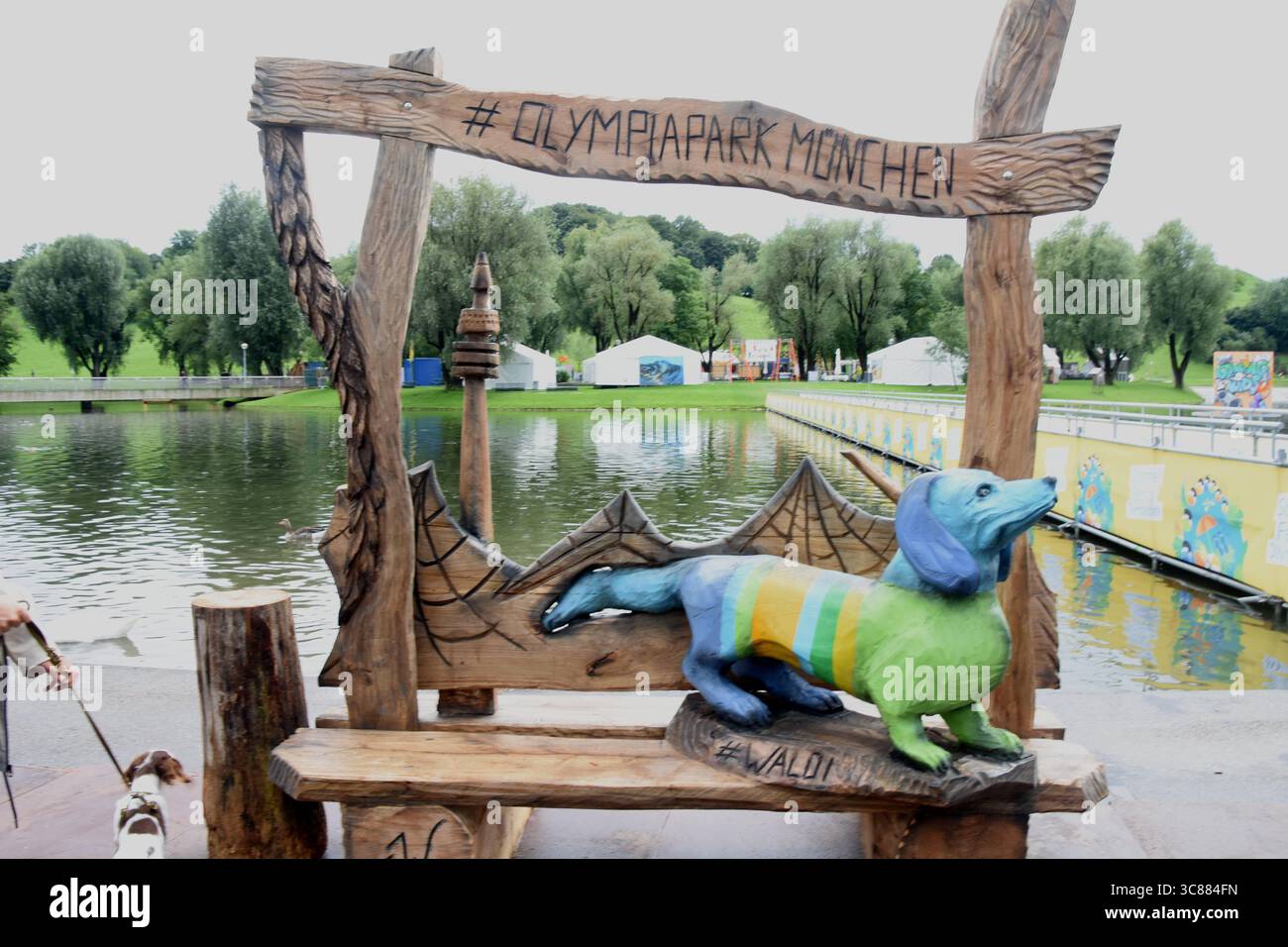 Muenchen 03.08.2025 Olympiapark, Sommerfest -Olympia Waldi Symbol ...