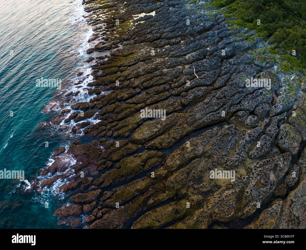 Cracked coastline hi-res stock photography and images - Alamy