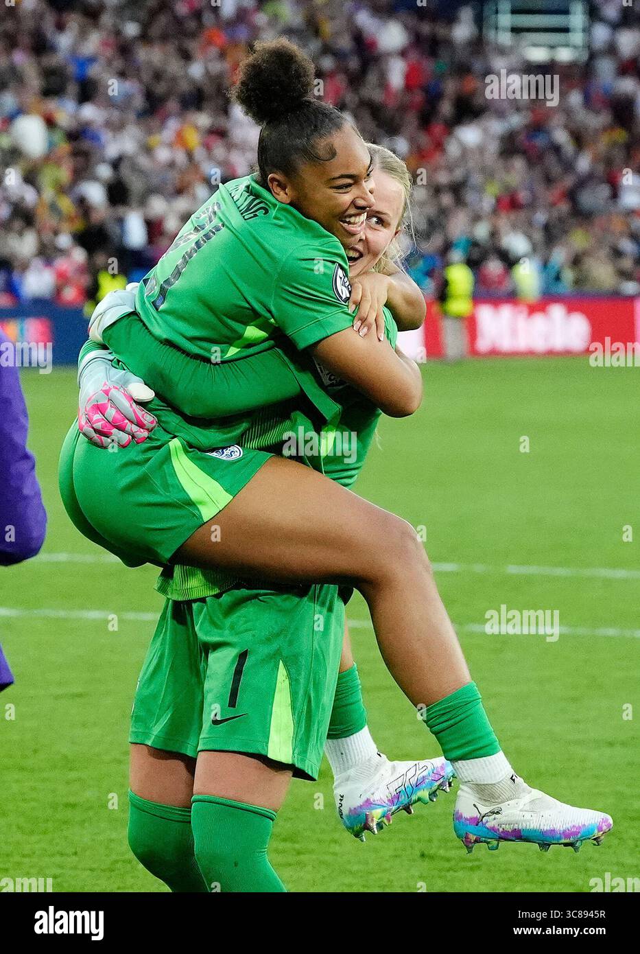Women's uefa euros 2025 final england hi-res stock photography and ...