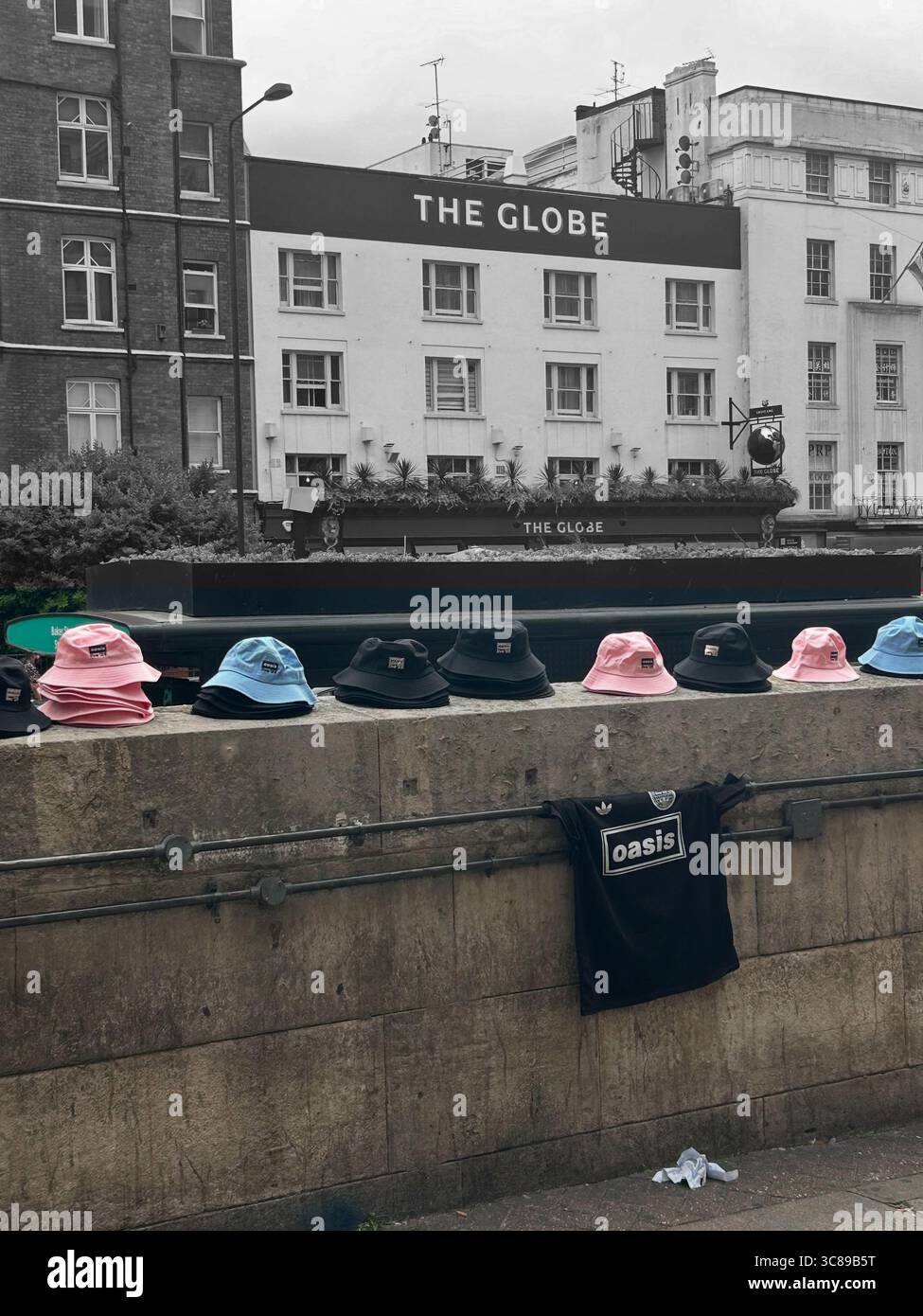 Oasis bucket hats london hi-res stock photography and images - Alamy