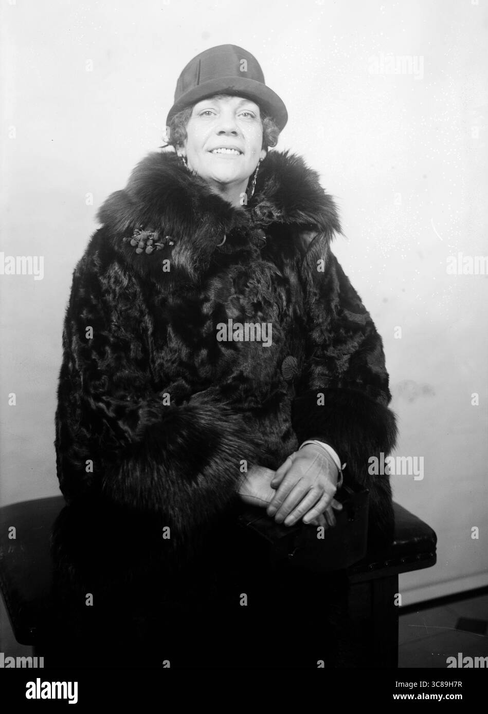 Mezzo soprano Black and White Stock Photos & Images - Alamy