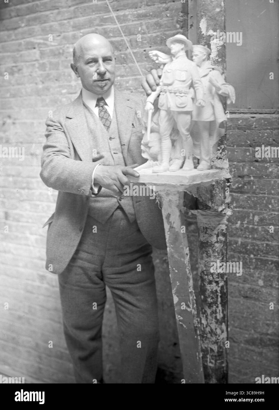 Henry Augustus Lukeman (1872 – 1935) American sculptor Stock Photo - Alamy