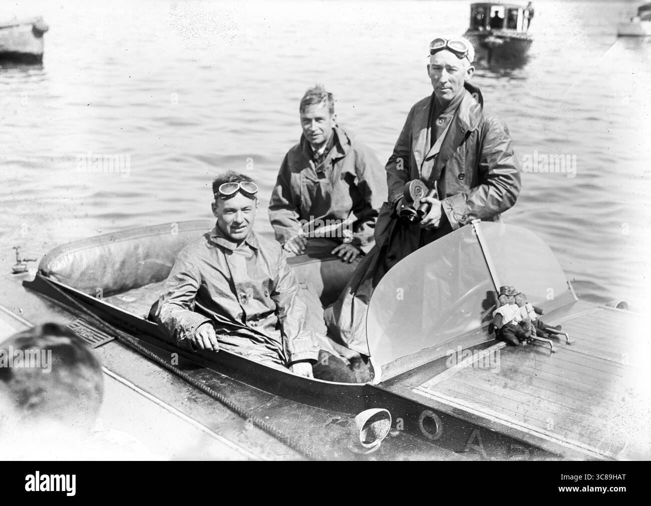 Speedboat race Black and White Stock Photos & Images - Alamy