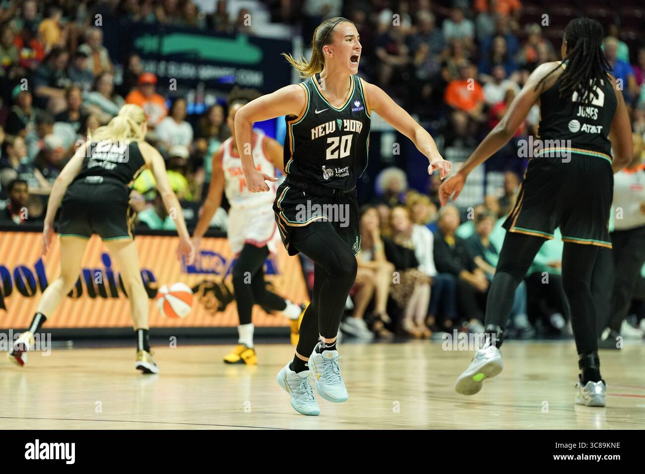 Uncasville, Connecticut, USA. 3rd Aug, 2025. New York Liberty guard ...