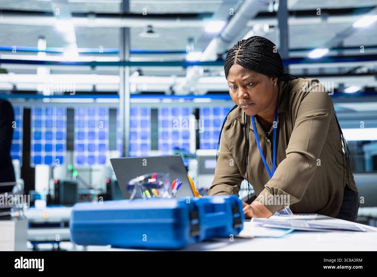 Black master engineer in suit hi-res stock photography and images - Alamy