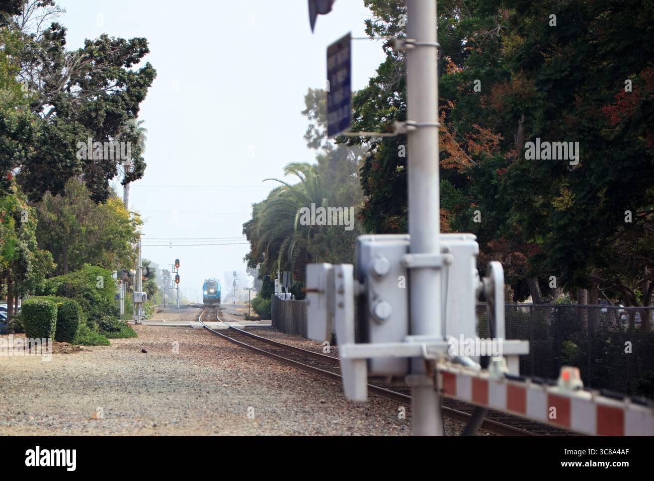 Railroad crossing pacific coaster hi-res stock photography and images ...