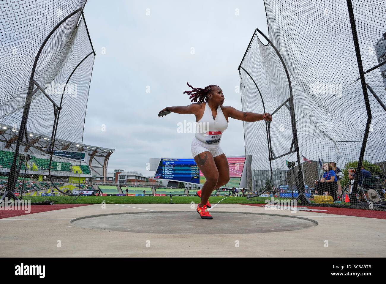 Veronica Fraley competes in the women's discus finals during the U.S ...