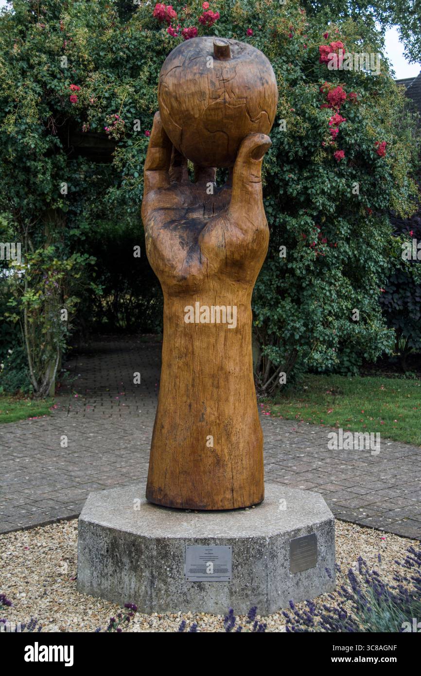 Sculpture sir isaac newton hi-res stock photography and images - Alamy
