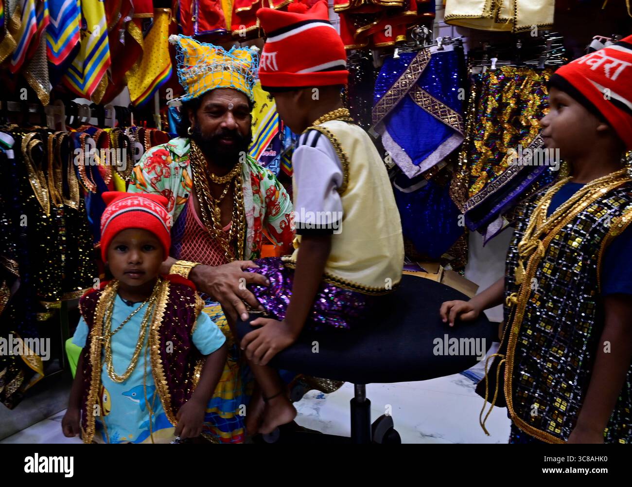 MUMBAI, INDIA - AUGUST 3: Koli community children in traditional attire ...