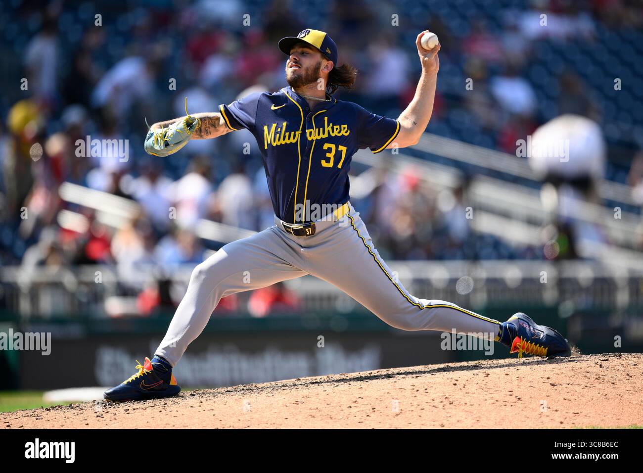 Milwaukee Brewers relief pitcher DL Hall (37) in action during a ...