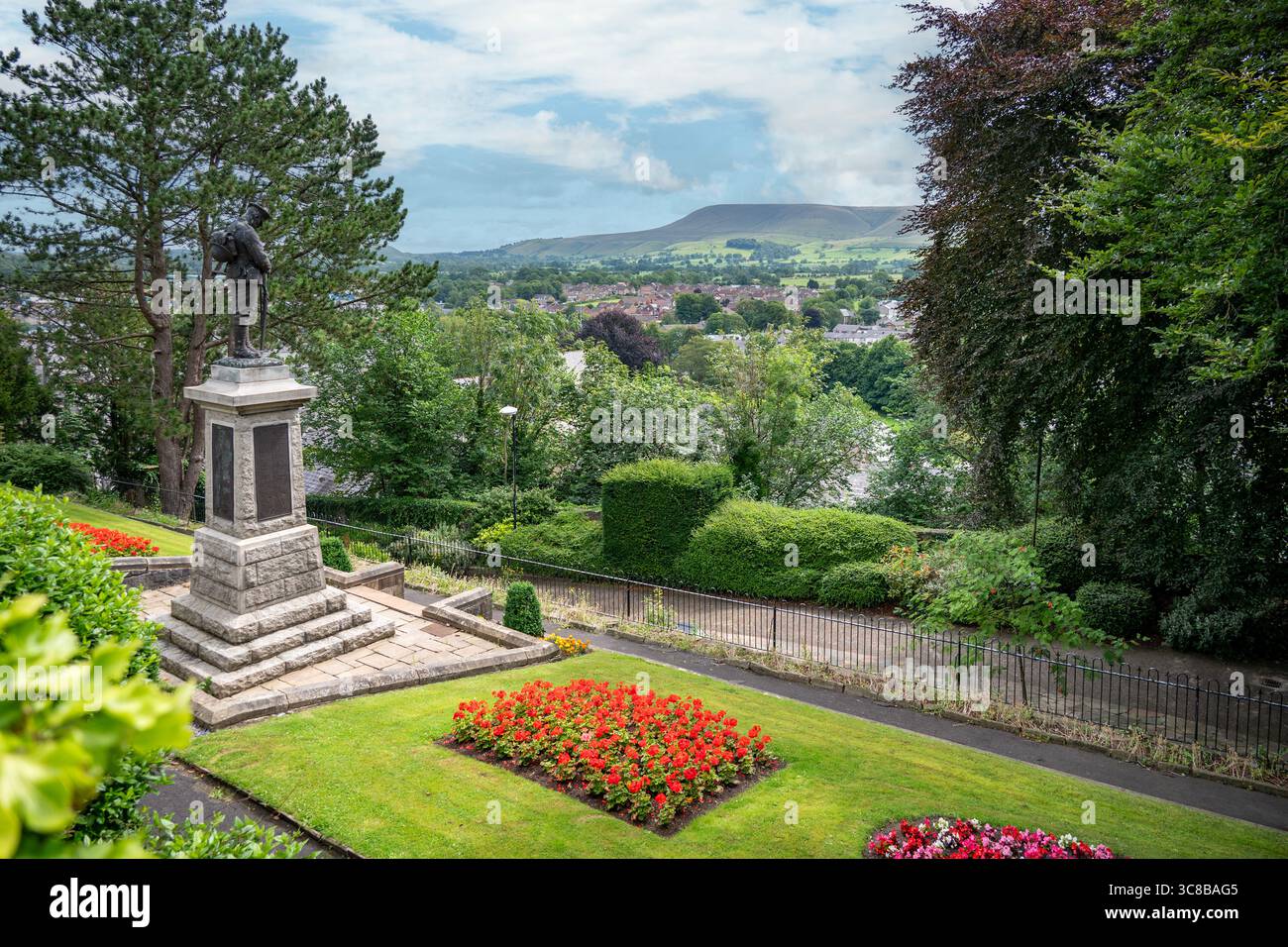 War Memorial Garden, Clitheroe, Lancashire, England Stock Photo - Alamy