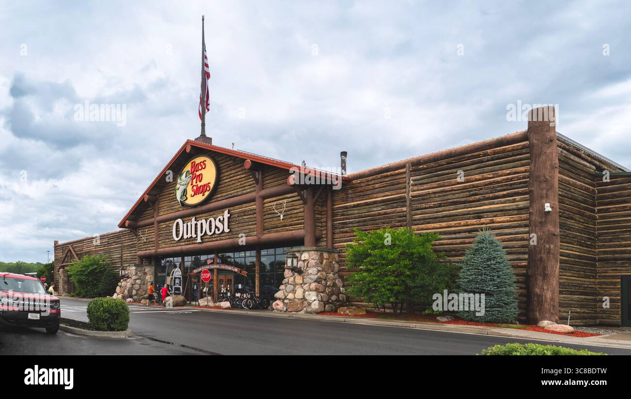 Cabelas boating center hi-res stock photography and images - Alamy